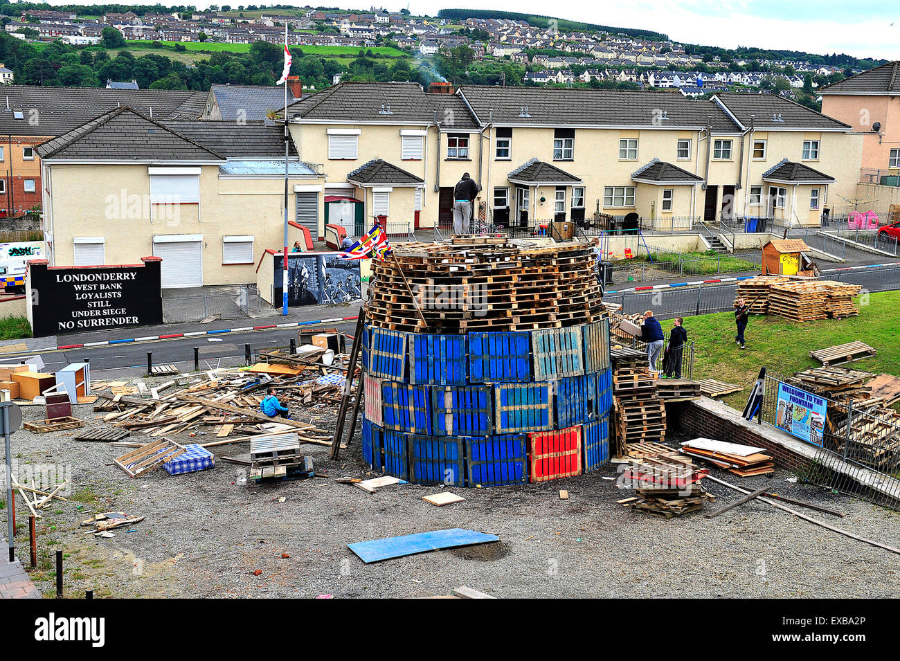 Londonderry, Northern Ireland, UK. 10th July, 2015. Bonfires ...