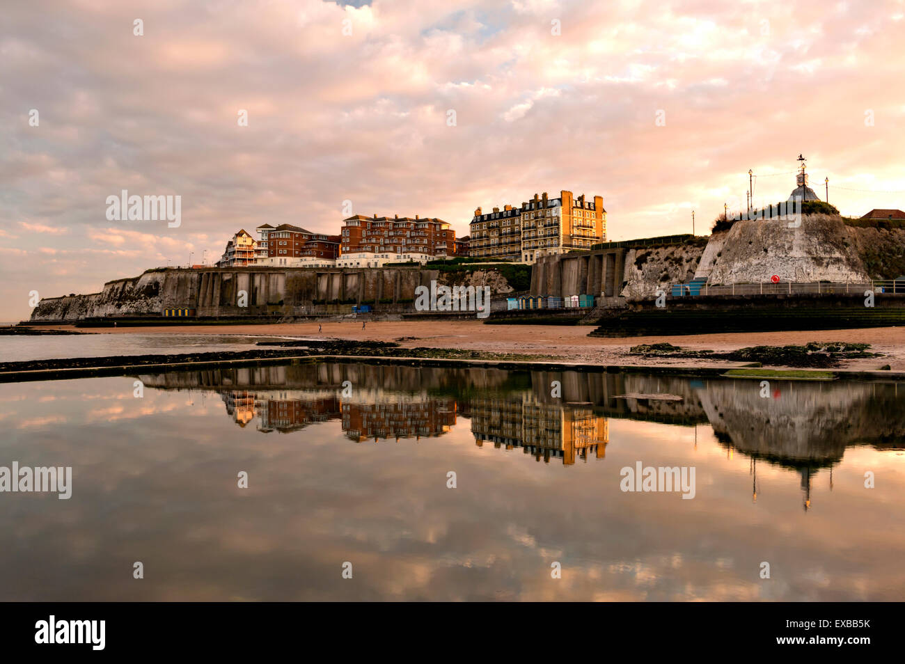 Sea pool viking bay broadstairs hi-res stock photography and images - Alamy