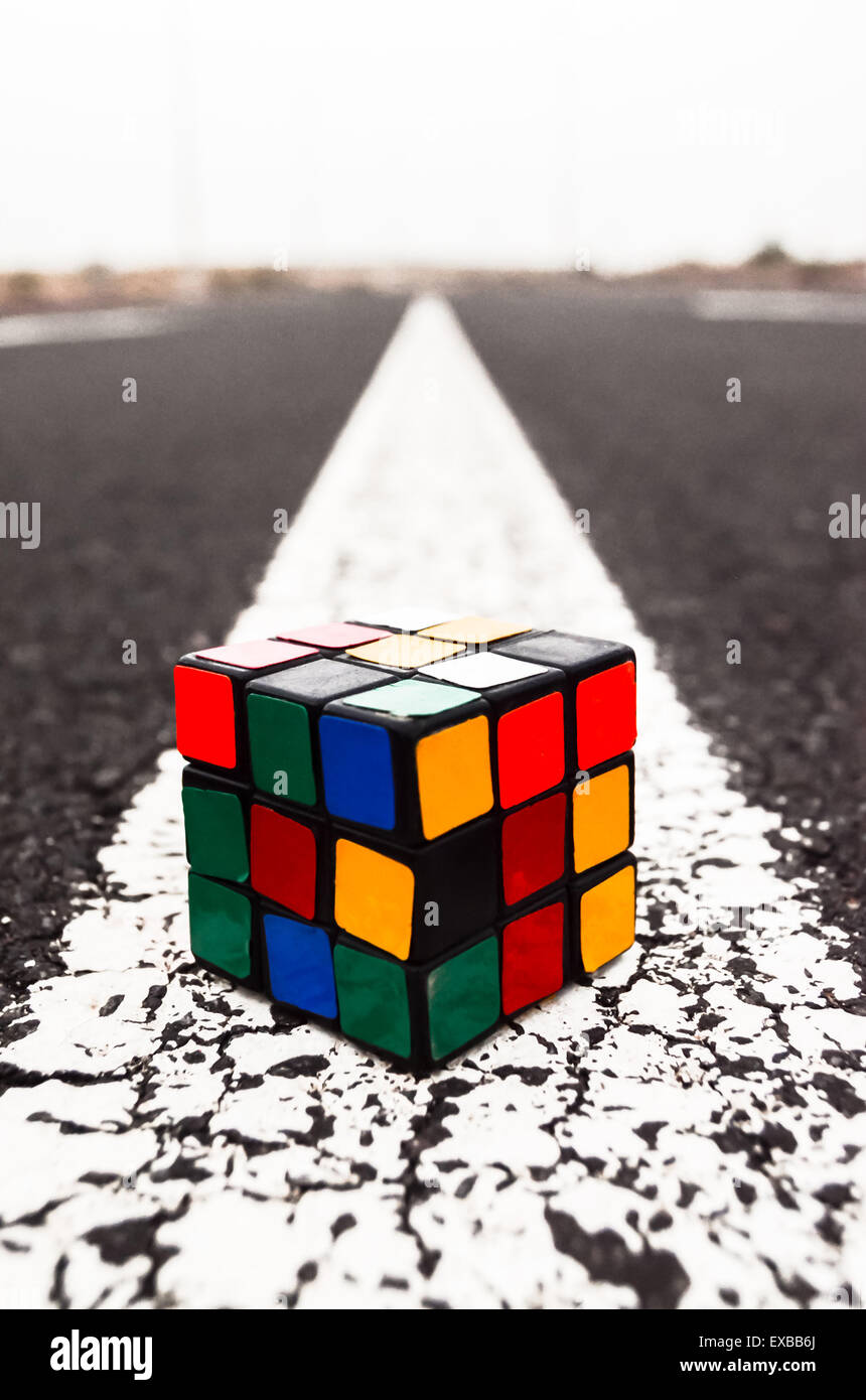 Solving rubik s cube hi-res stock photography and images - Alamy