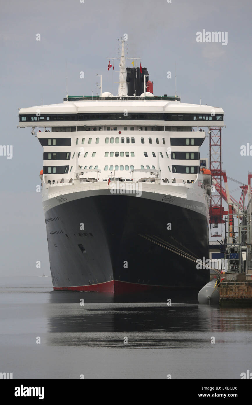 Queen mary ship bow hi-res stock photography and images - Alamy