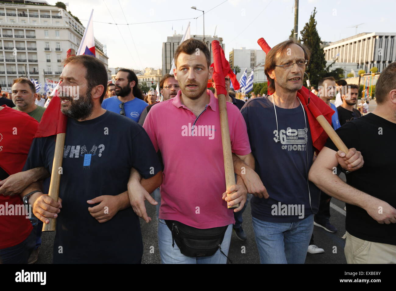 Linked arms protest hi-res stock photography and images - Alamy