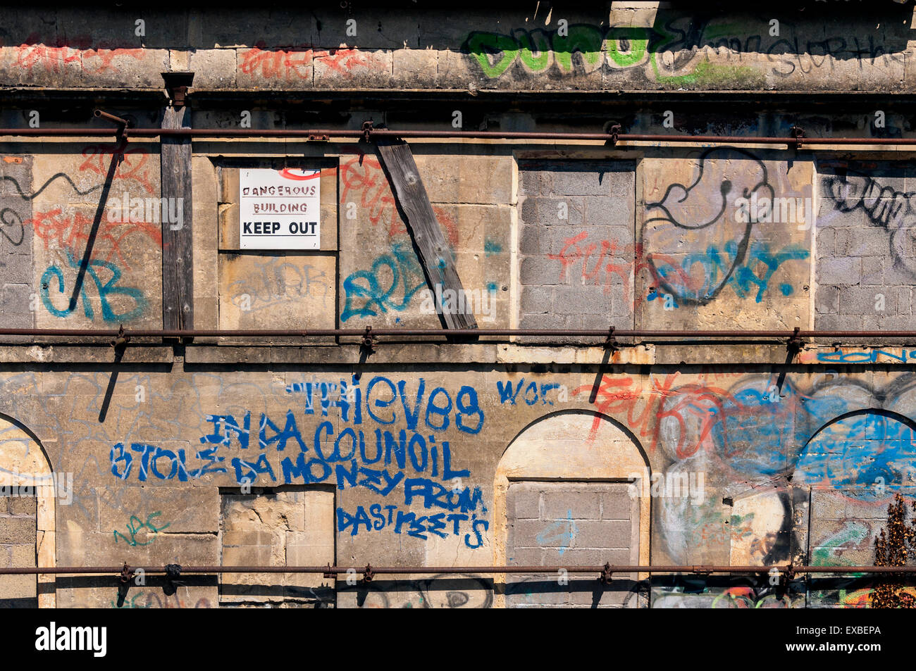 Dangerous architecture hi-res stock photography and images - Alamy