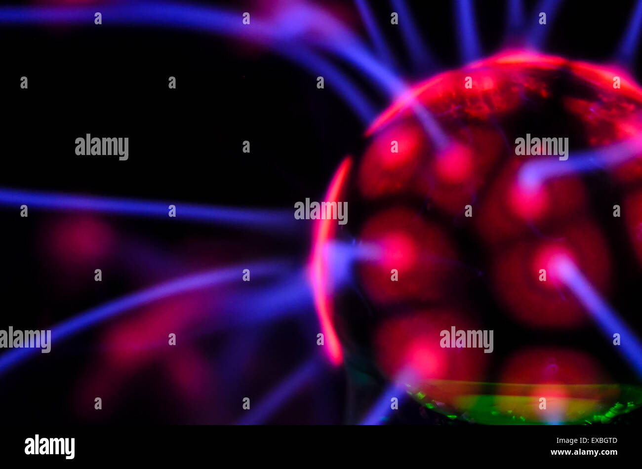 Tesla coil arc discharge hi-res stock photography and images - Alamy