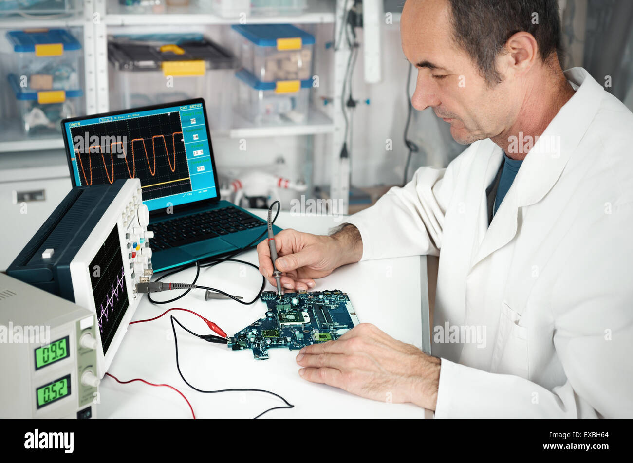 Older man in hardware hi-res stock photography and images - Alamy
