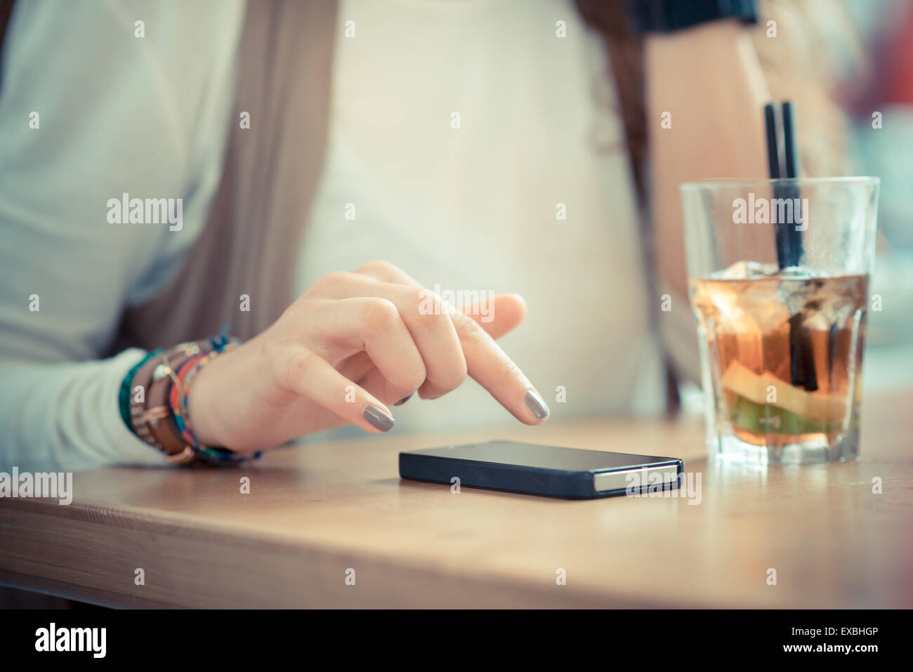 Hands smart phones hi-res stock photography and images - Alamy