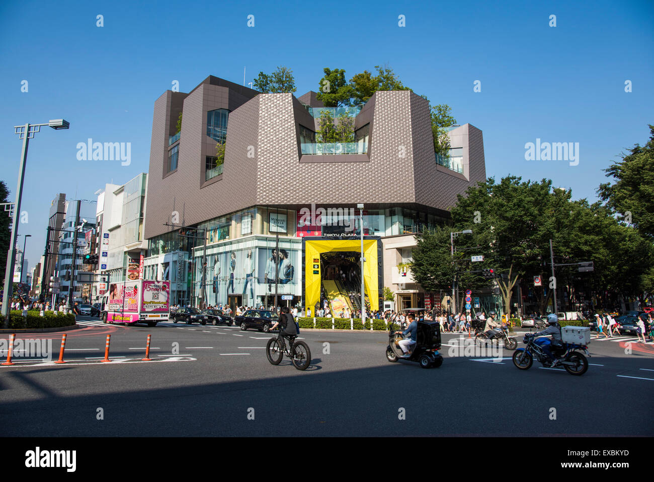 Tokyu plaza entrance hi-res stock photography and images - Alamy