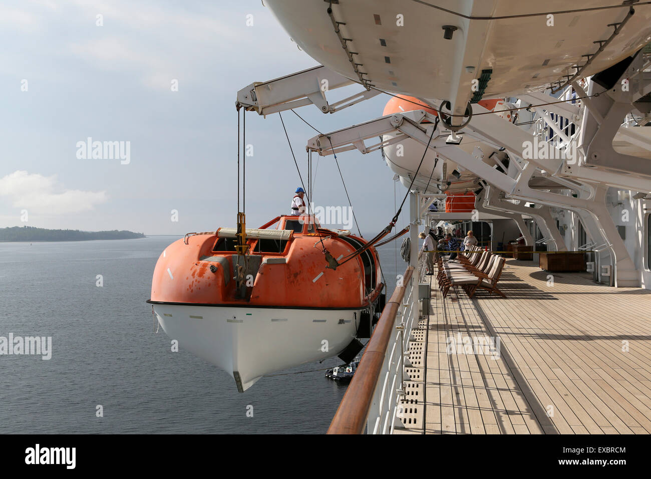 Lifeboats on queen mary hi-res stock photography and images - Alamy