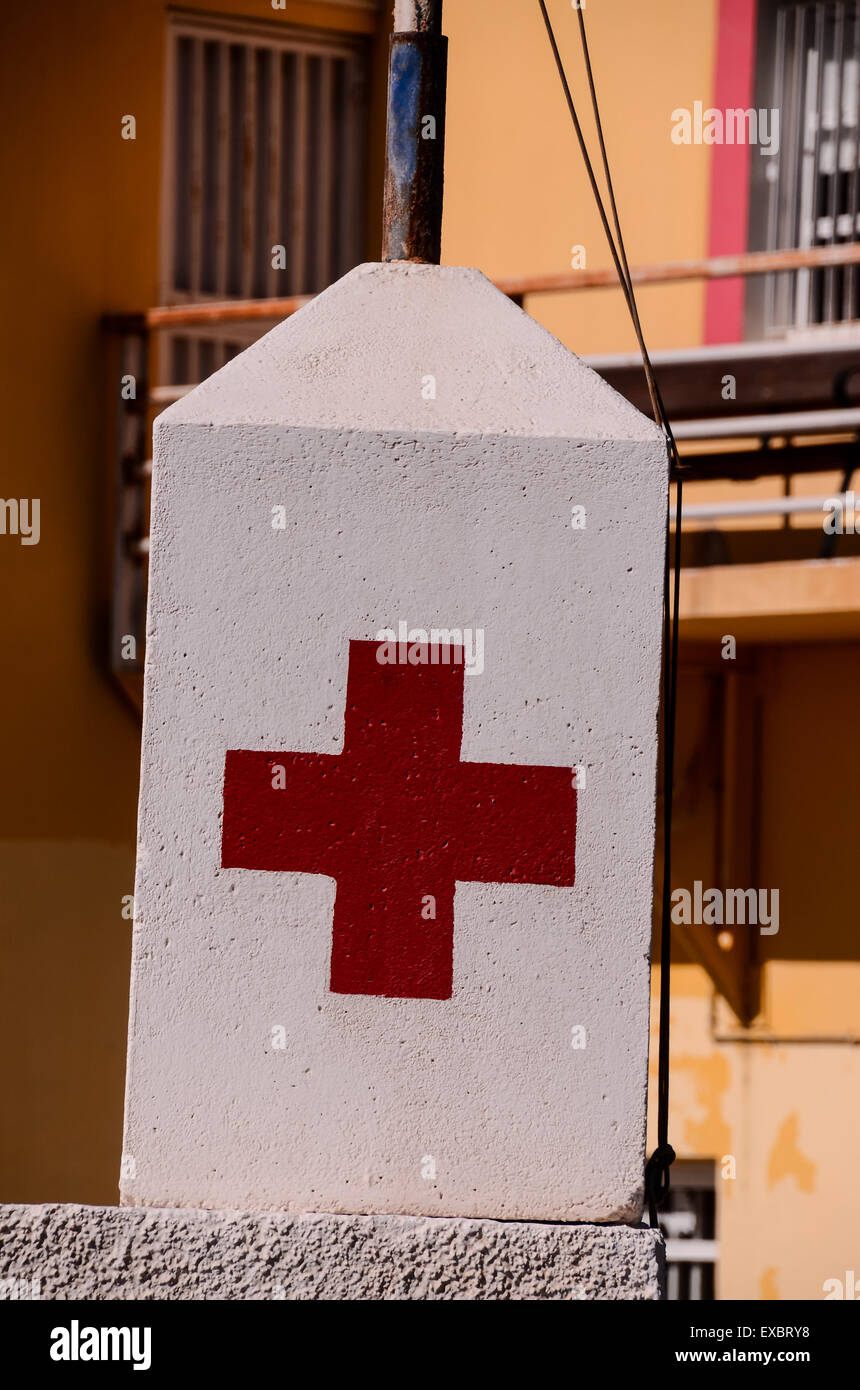 Red Cross Medical Sign Stock Photo - Alamy