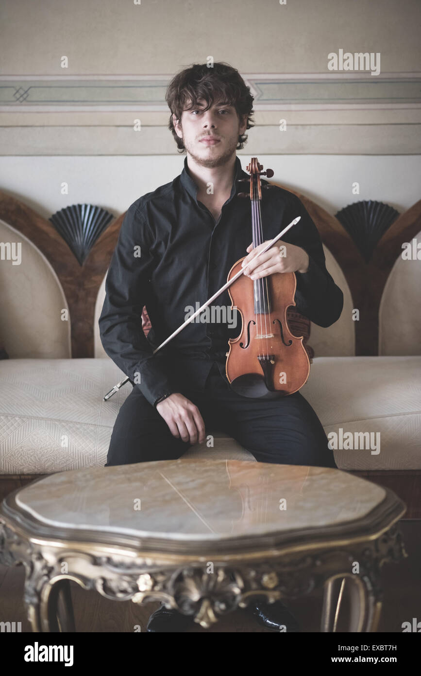 young handsome blonde italian violinist Stock Photo - Alamy