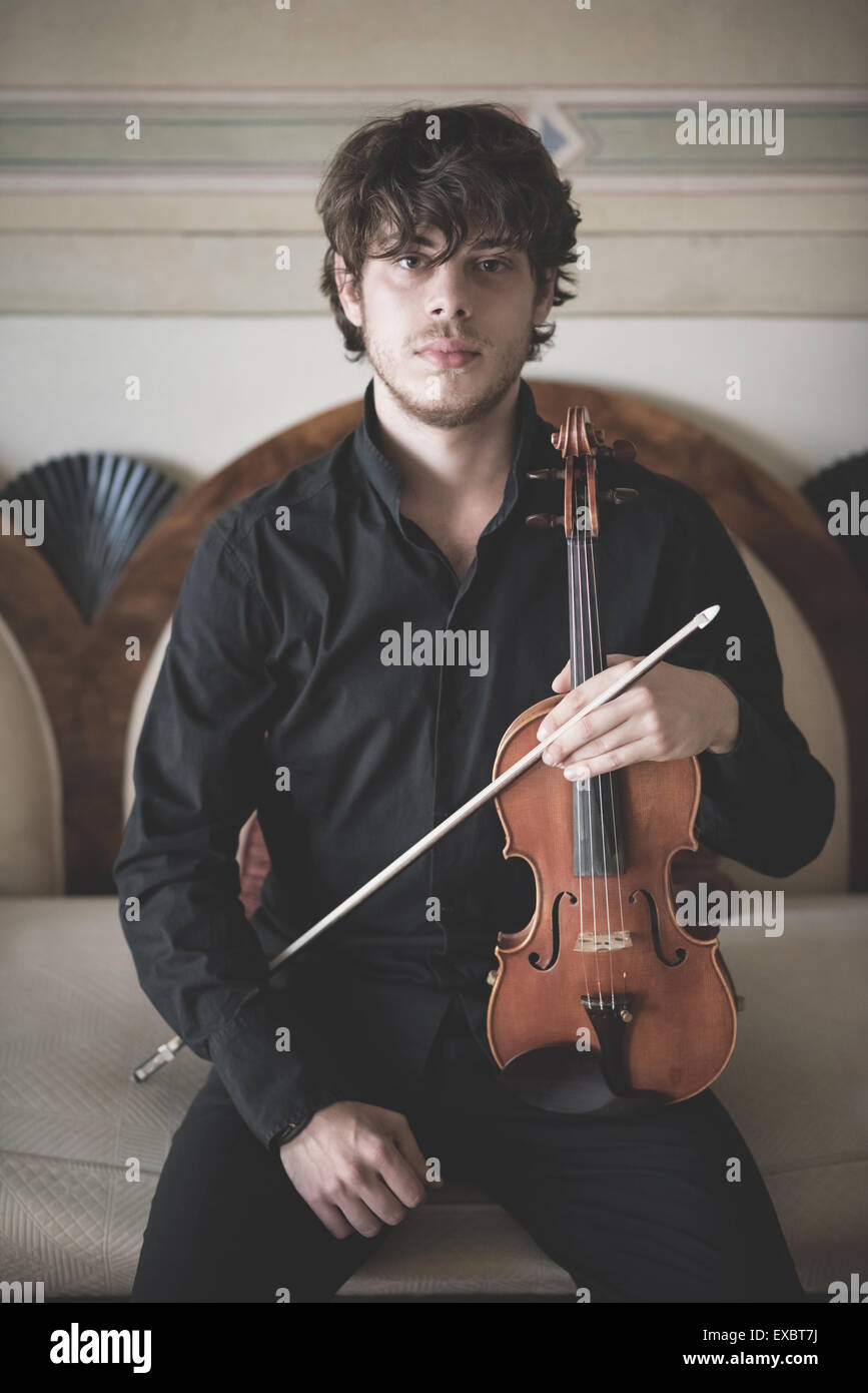 young handsome blonde italian violinist Stock Photo - Alamy
