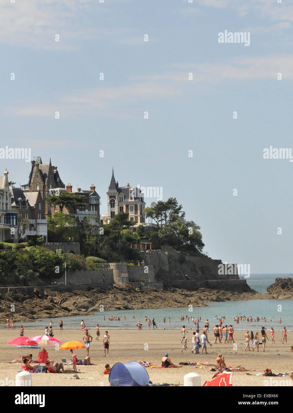 dinard beach france brittany Stock Photo - Alamy