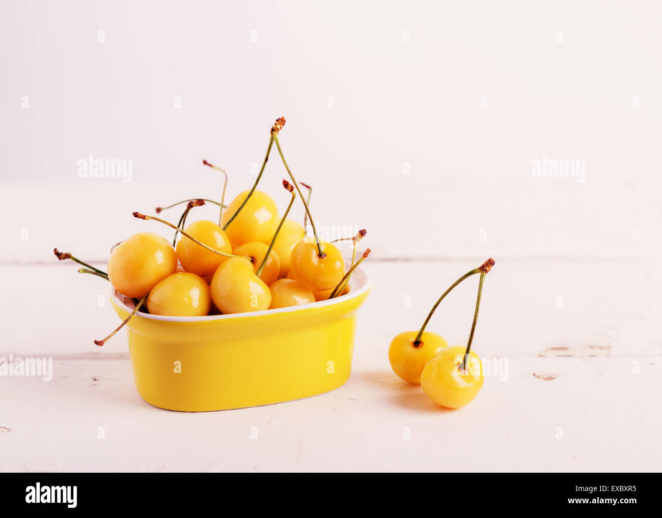 Yellow sweet cherry hi-res stock photography and images - Alamy
