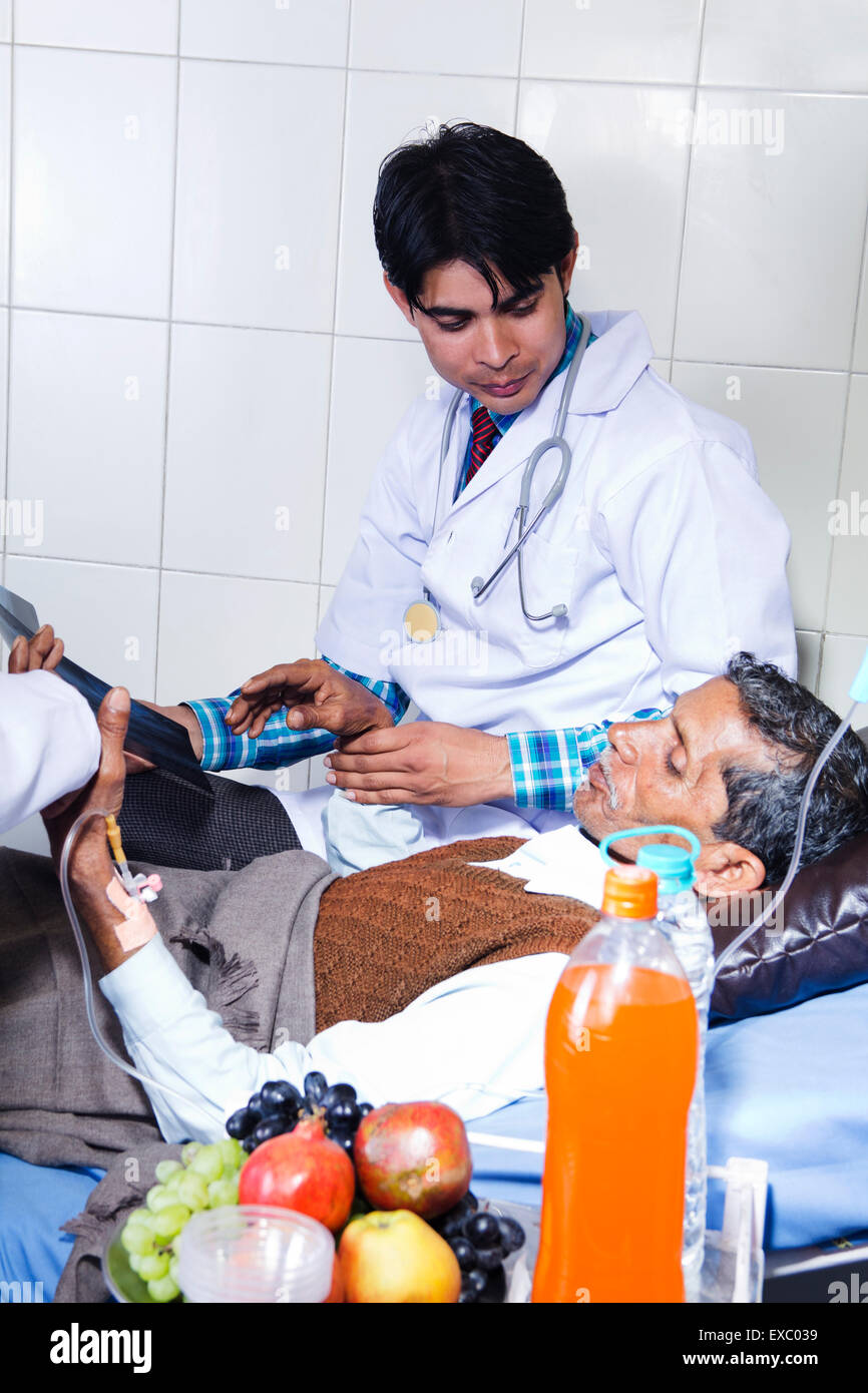 indian doctor hospital Patient X-Ray report Checking Stock Photo - Alamy