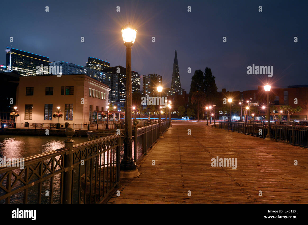 The Transamerica Pyramid Tallest High Resolution Stock Photography and ...