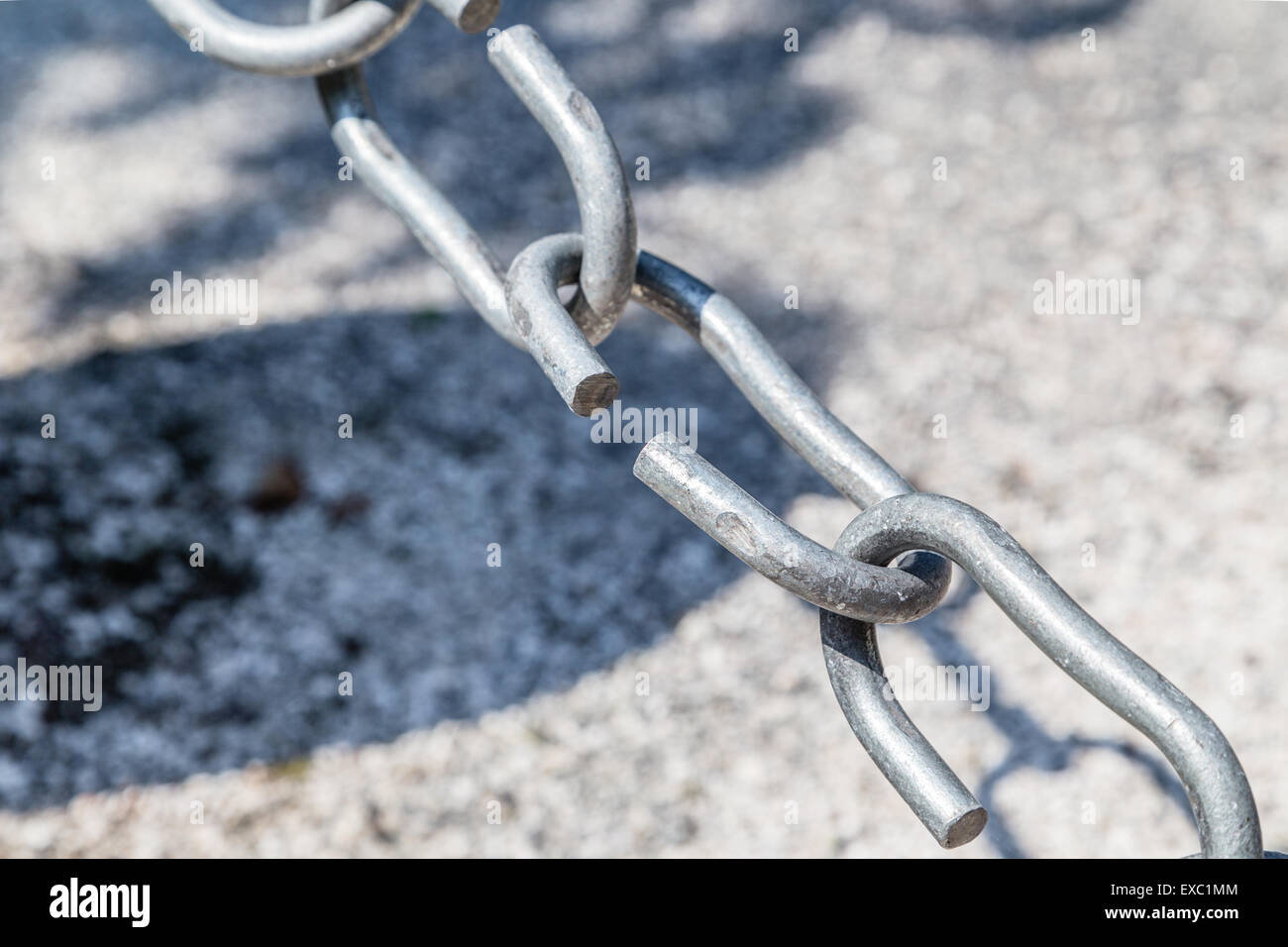 Weakest link chain hi-res stock photography and images - Alamy