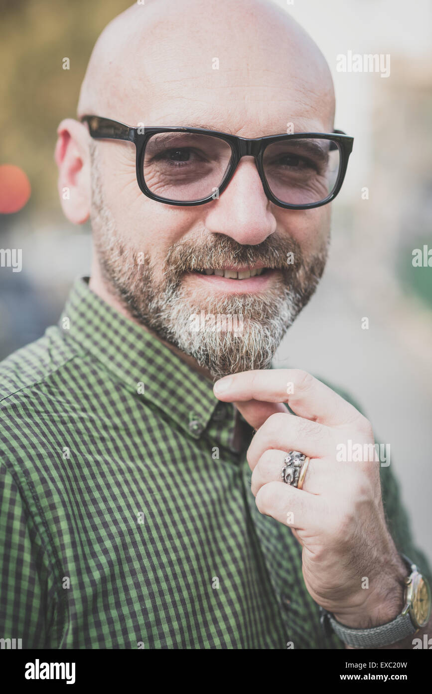 handsome middle aged man in the city Stock Photo - Alamy