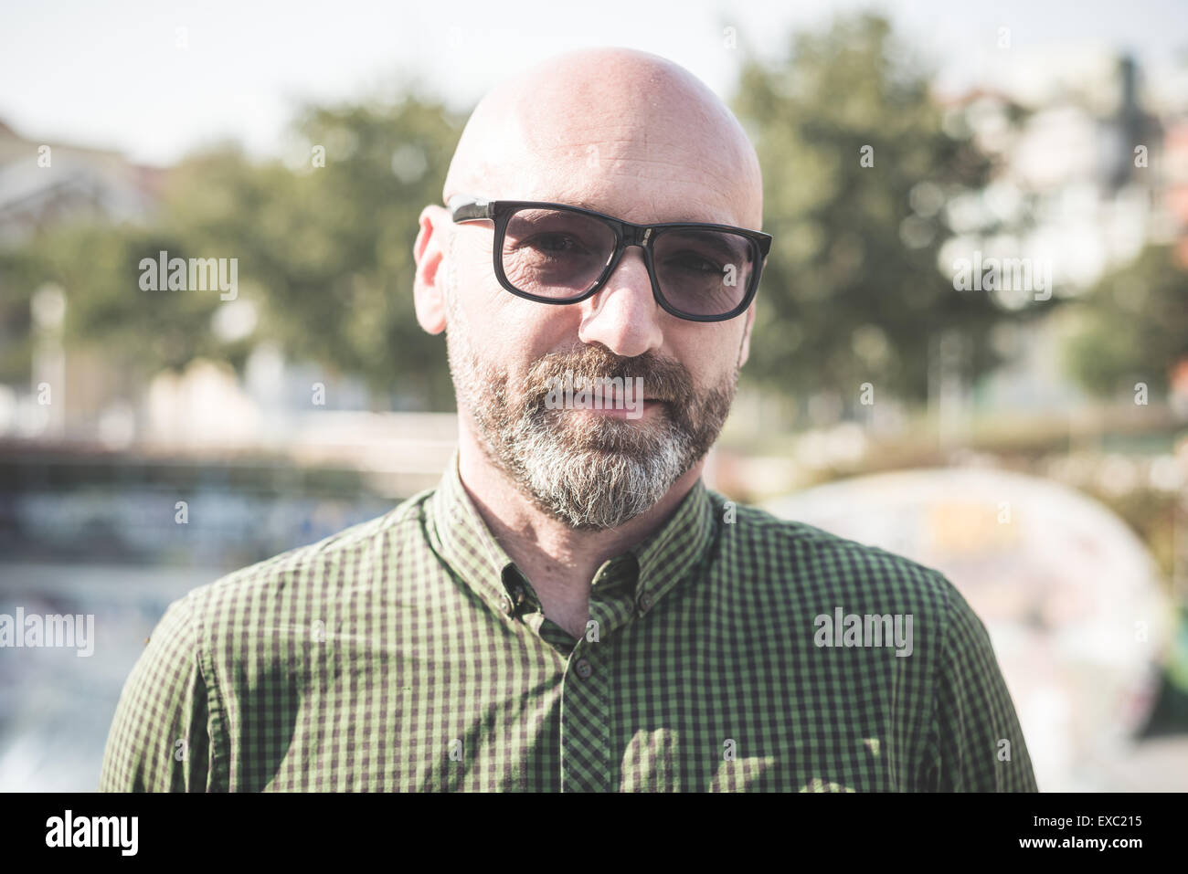 handsome middle aged man in the city Stock Photo - Alamy