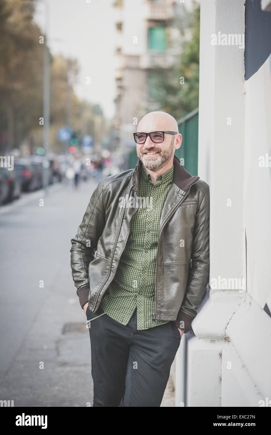handsome middle aged man in the city Stock Photo - Alamy