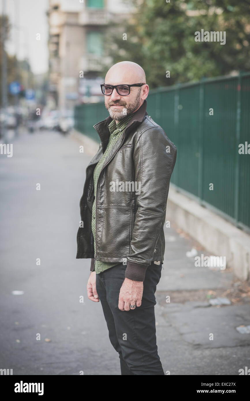 handsome middle aged man in the city Stock Photo - Alamy