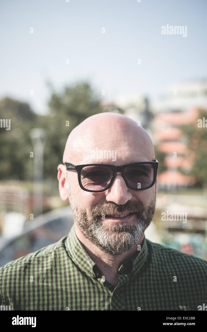 handsome middle aged man in the city Stock Photo - Alamy