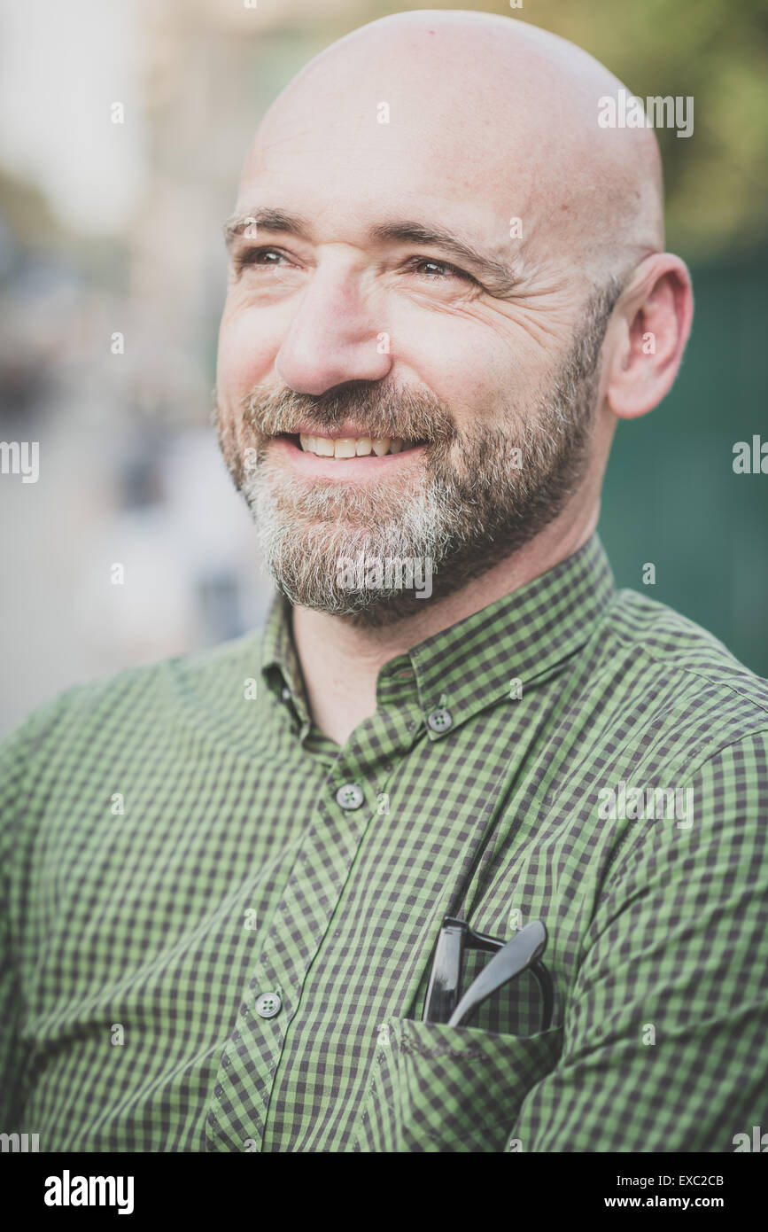 handsome middle aged man in the city Stock Photo - Alamy