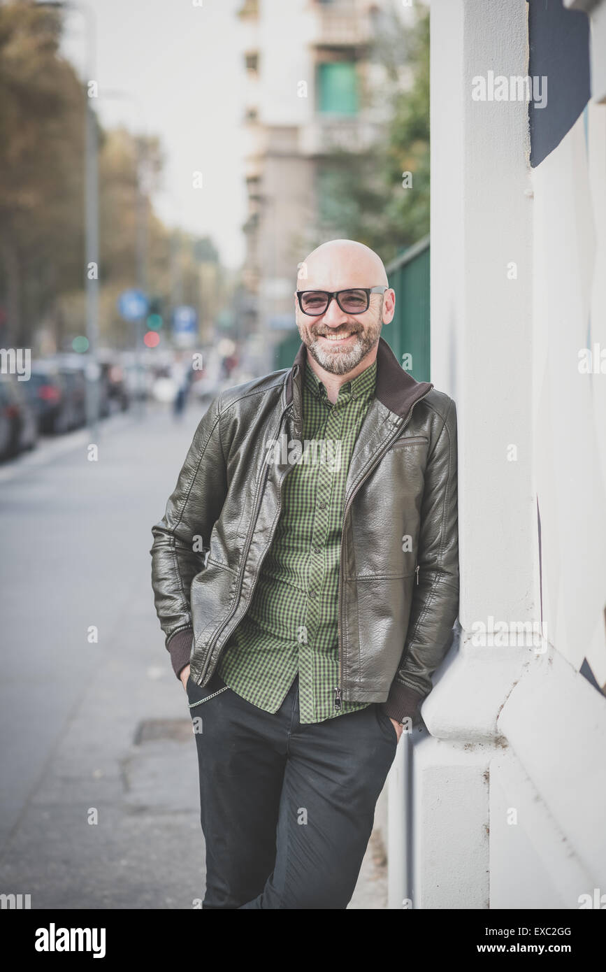 handsome middle aged man in the city Stock Photo - Alamy