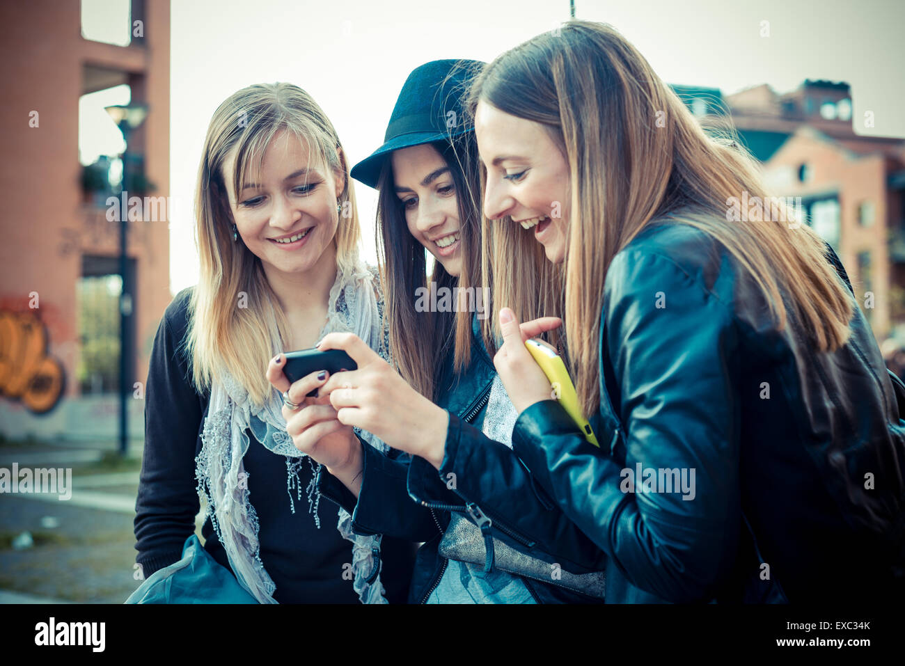 Three girls selfie candid hi-res stock photography and images - Alamy