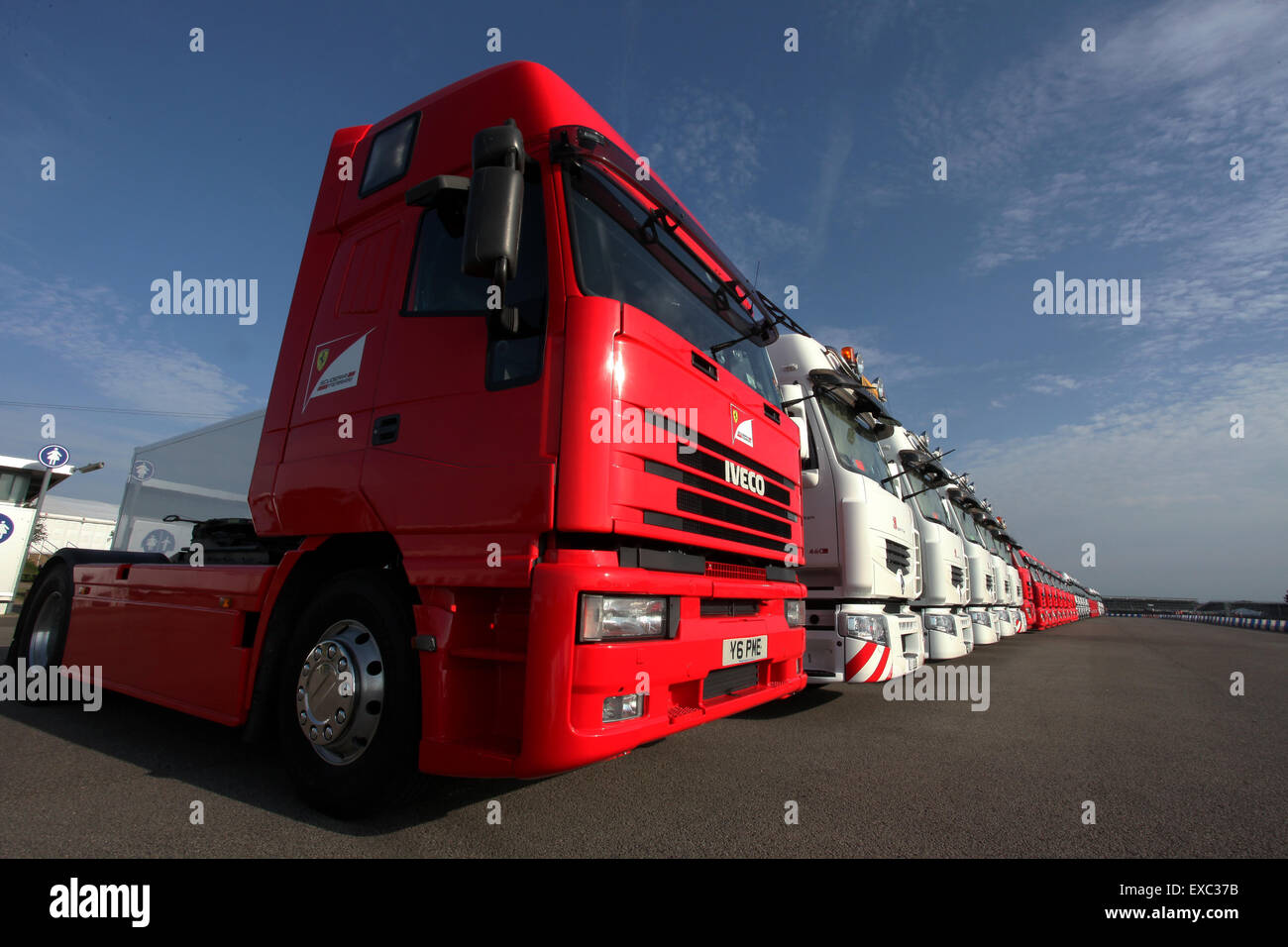 Big trucks trailers hi-res stock photography and images - Alamy
