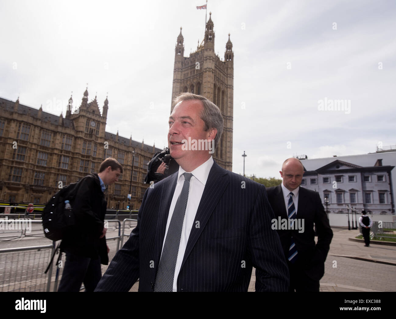 Andrew Marr Show Arrivals on College Green in Westminster. Featuring ...