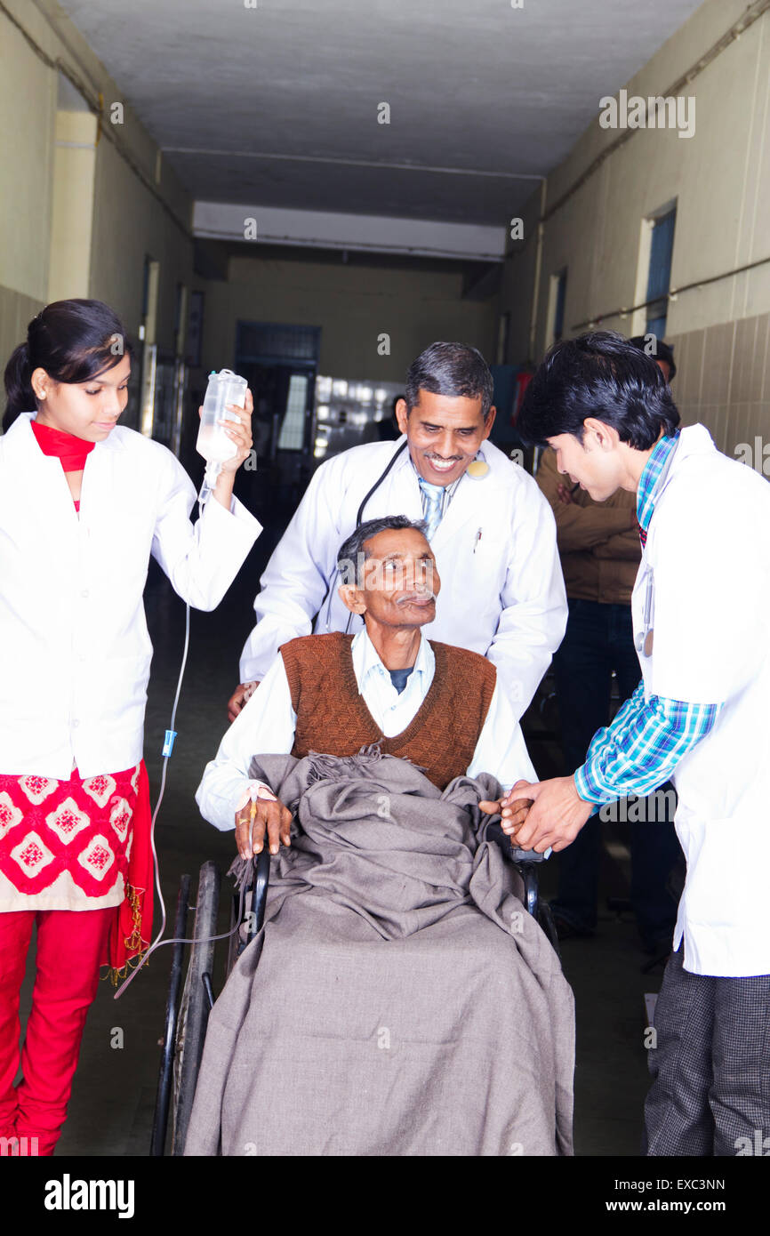indian doctors hospital Patient Treatment Stock Photo - Alamy
