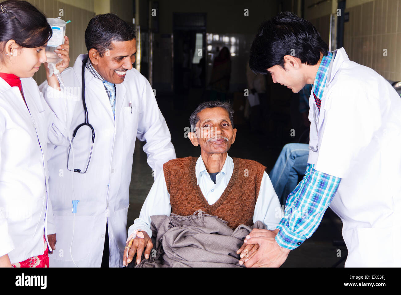 indian doctors hospital Patient Treatment Stock Photo - Alamy