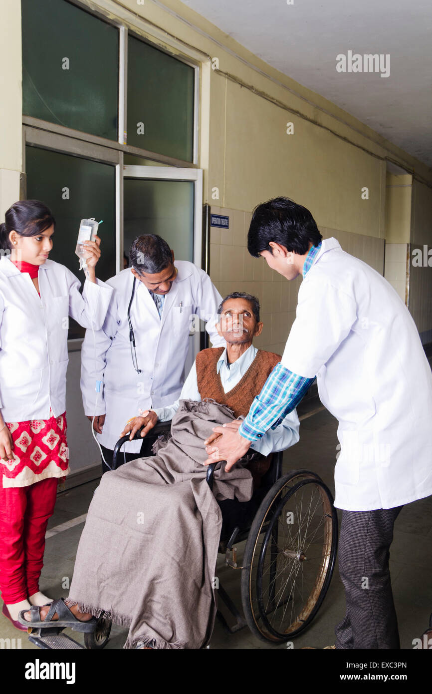 indian doctors hospital Patient Treatment Stock Photo - Alamy