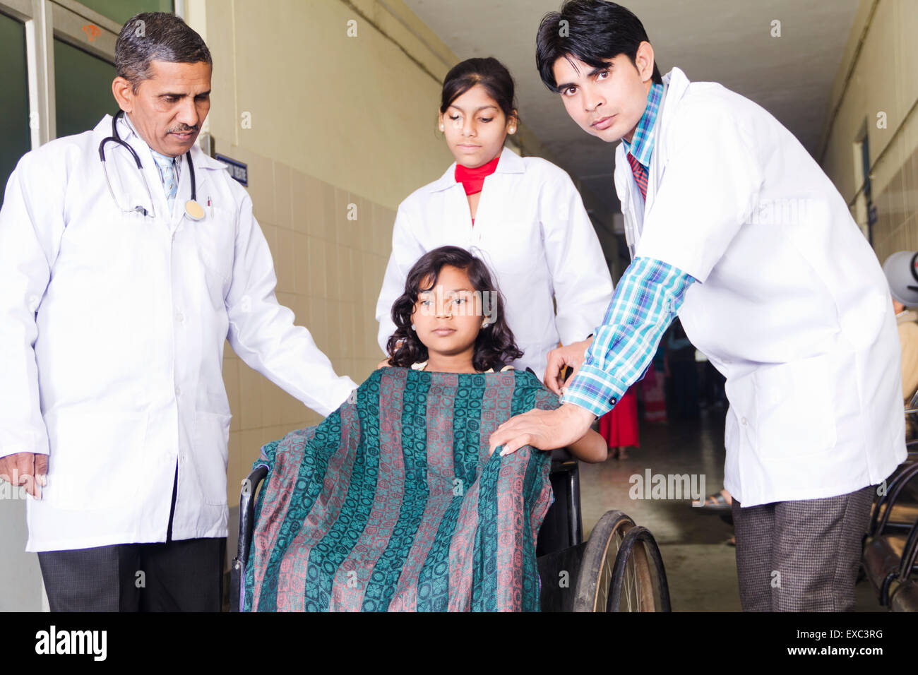 indian doctors hospital Patient Treatment Stock Photo - Alamy