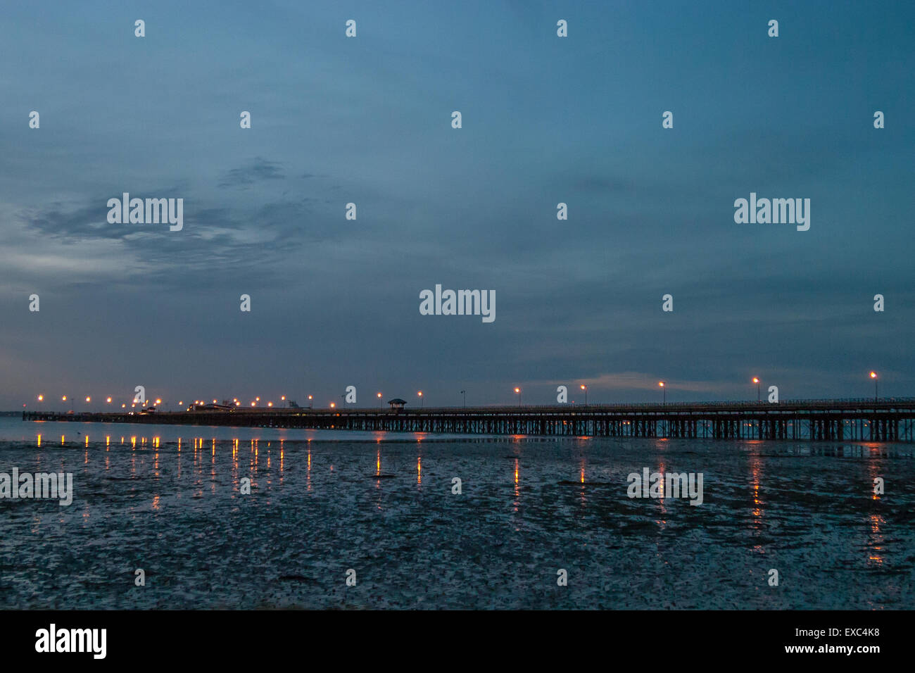 Ryde seafront at night, The Isle of Wight, UK Stock Photo - Alamy