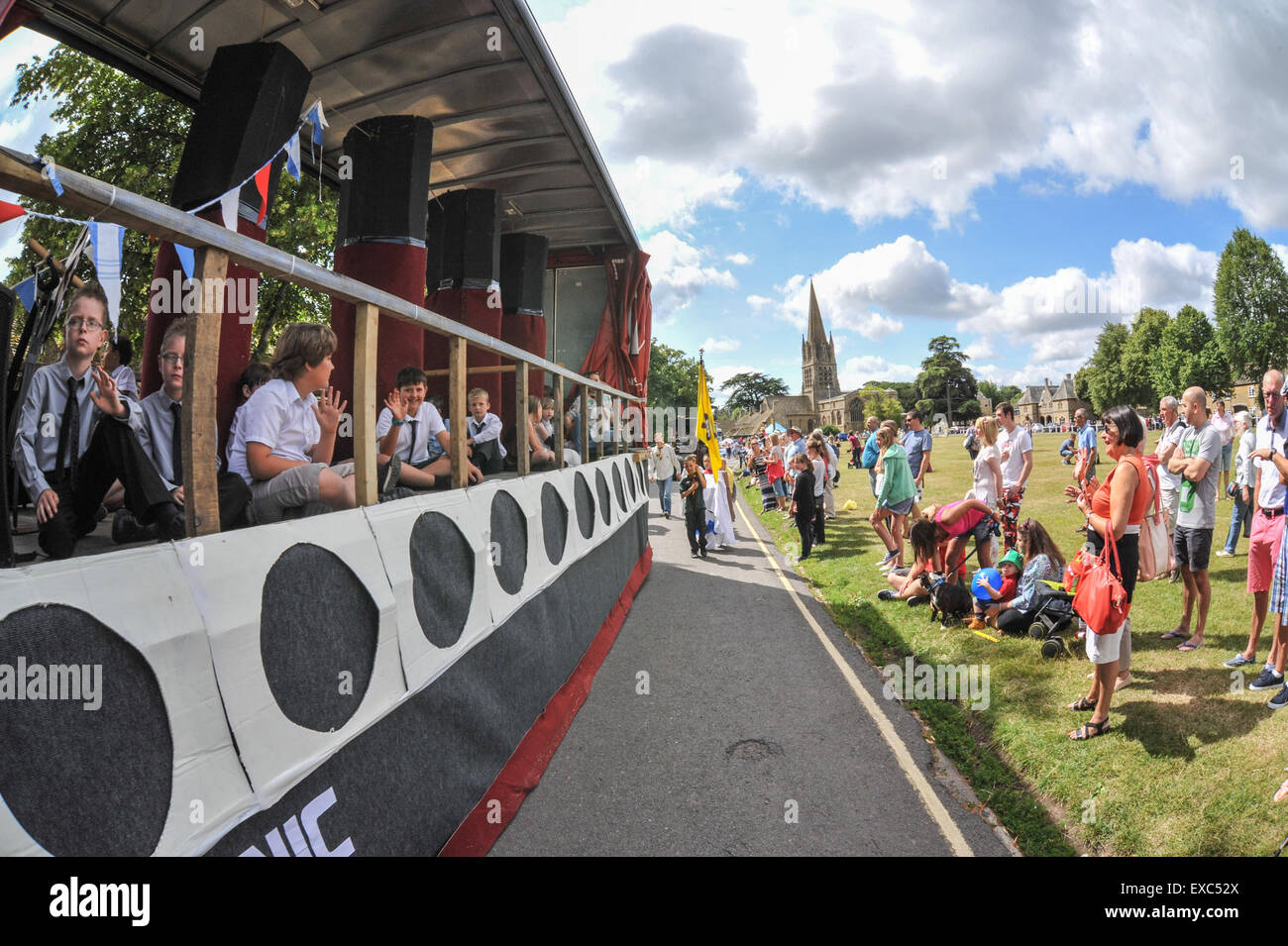 Witney, Oxfordshire, UK. 11th July, 2015. The annual carnival through ...