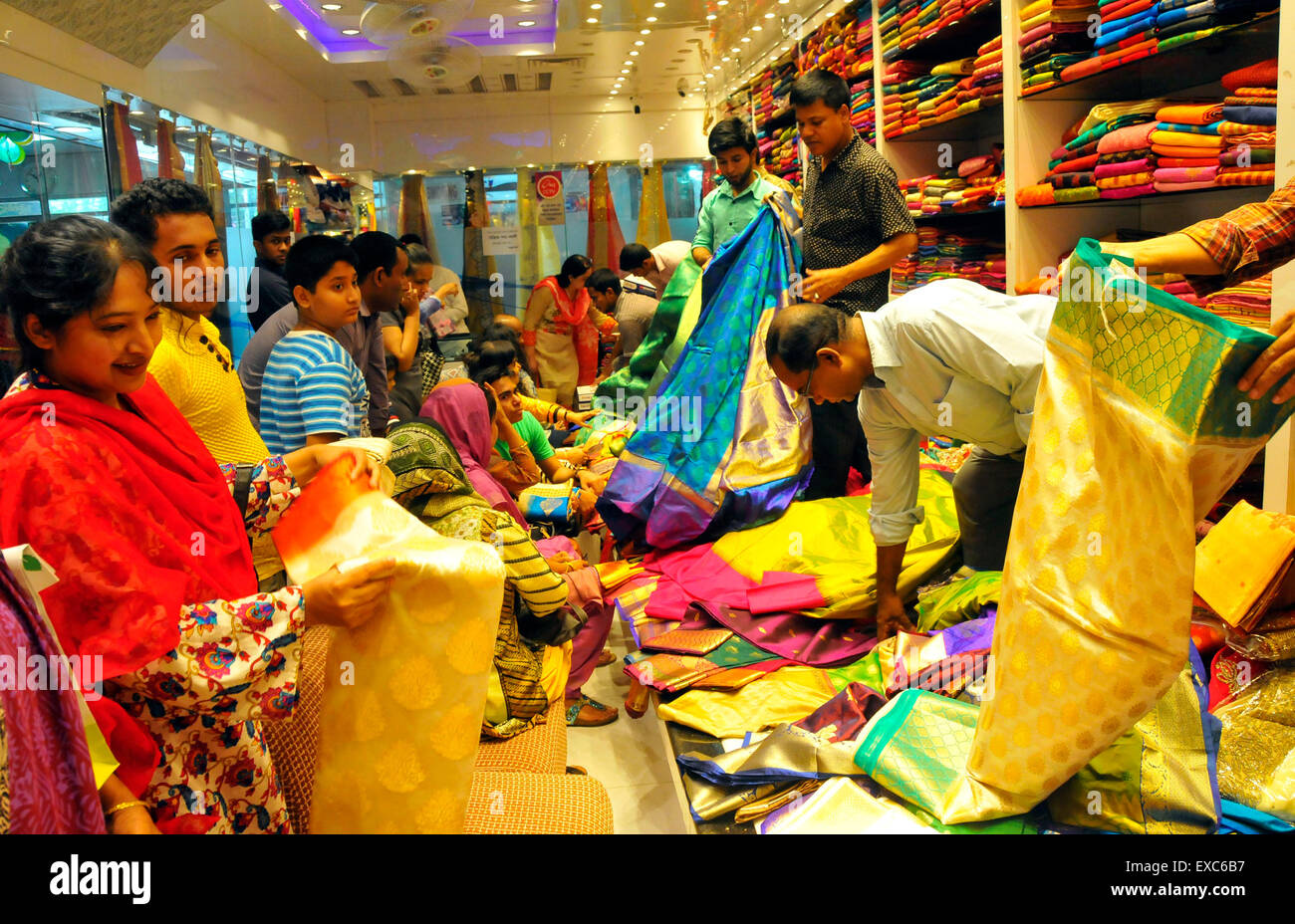 Shopping mall dhaka bangladesh hi-res stock photography and images - Alamy