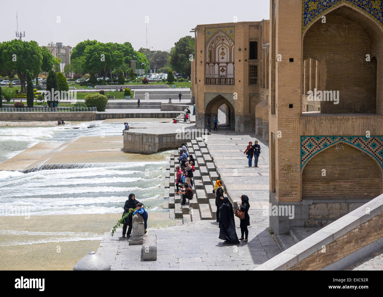 Khaju Bridge Pol-e Khaju Spanning The Zayandeh River, Isfahan Province ...