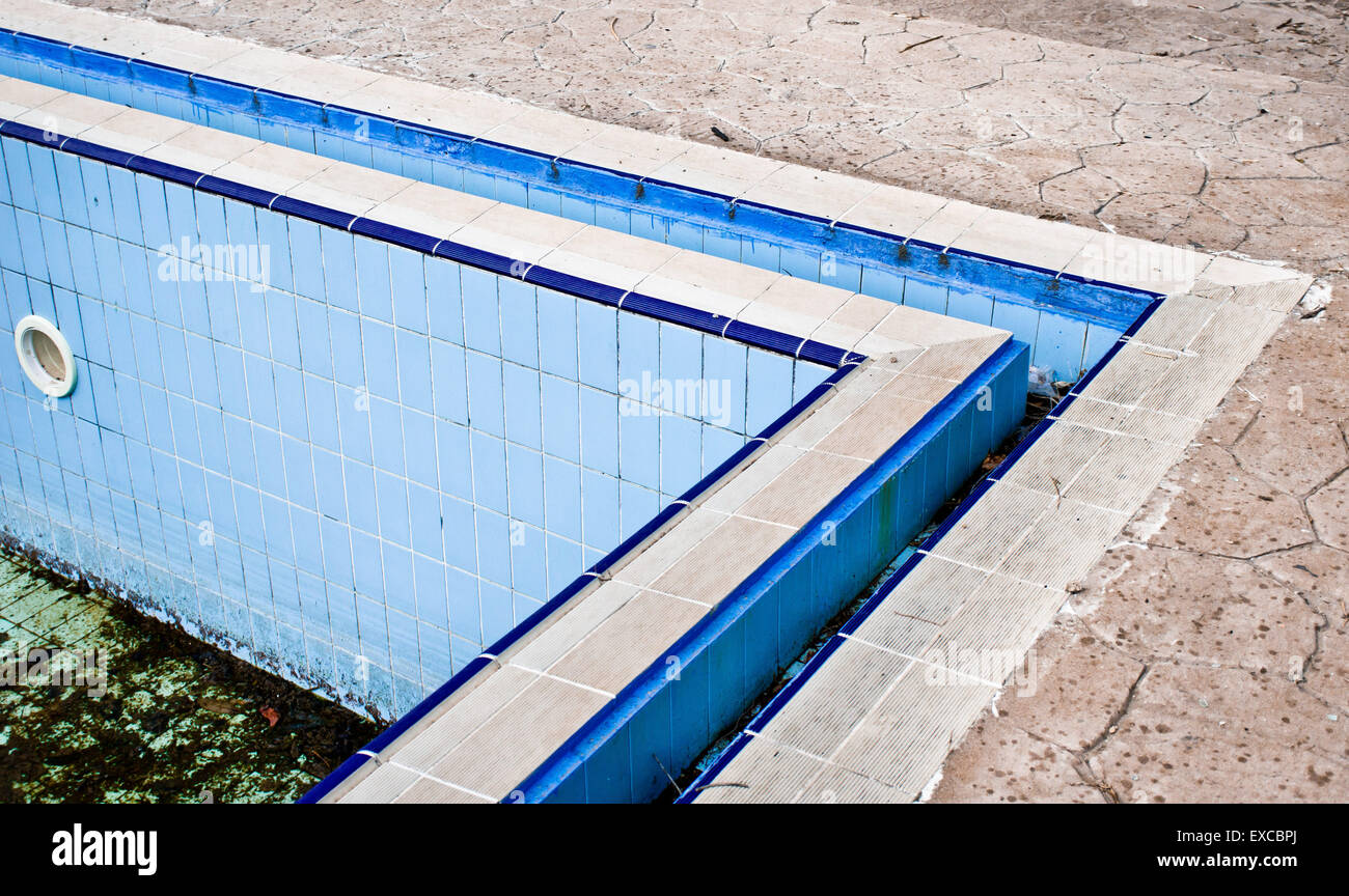 Swimming pool for the poor hi-res stock photography and images - Alamy
