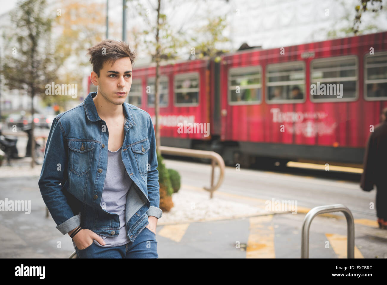 Dark hair blue eyes male model hi-res stock photography and images - Alamy