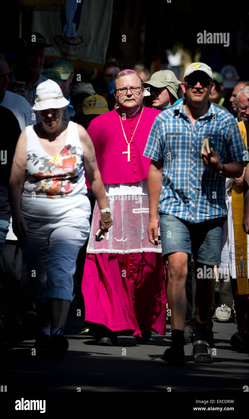 Telgte, Germany. 11th July, 2015. Franz-Josef Bode (C), bishop of ...