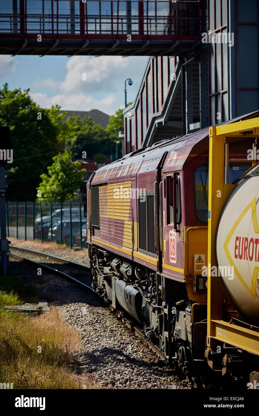 Runcorn railway station hi-res stock photography and images - Alamy