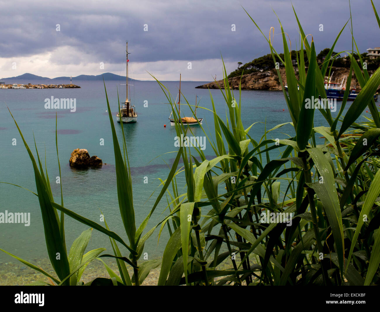 Patitiri harbour allonissos hi-res stock photography and images - Alamy