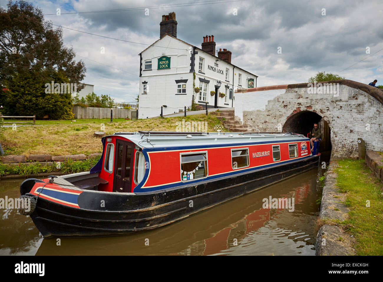 Kings Lock Inn Middlewich canal in Cheshire Stock Photo - Alamy
