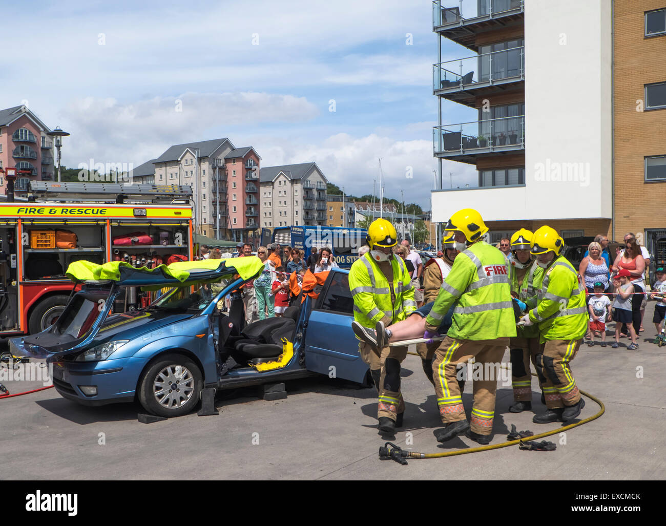 Rescue from fire hi-res stock photography and images - Alamy
