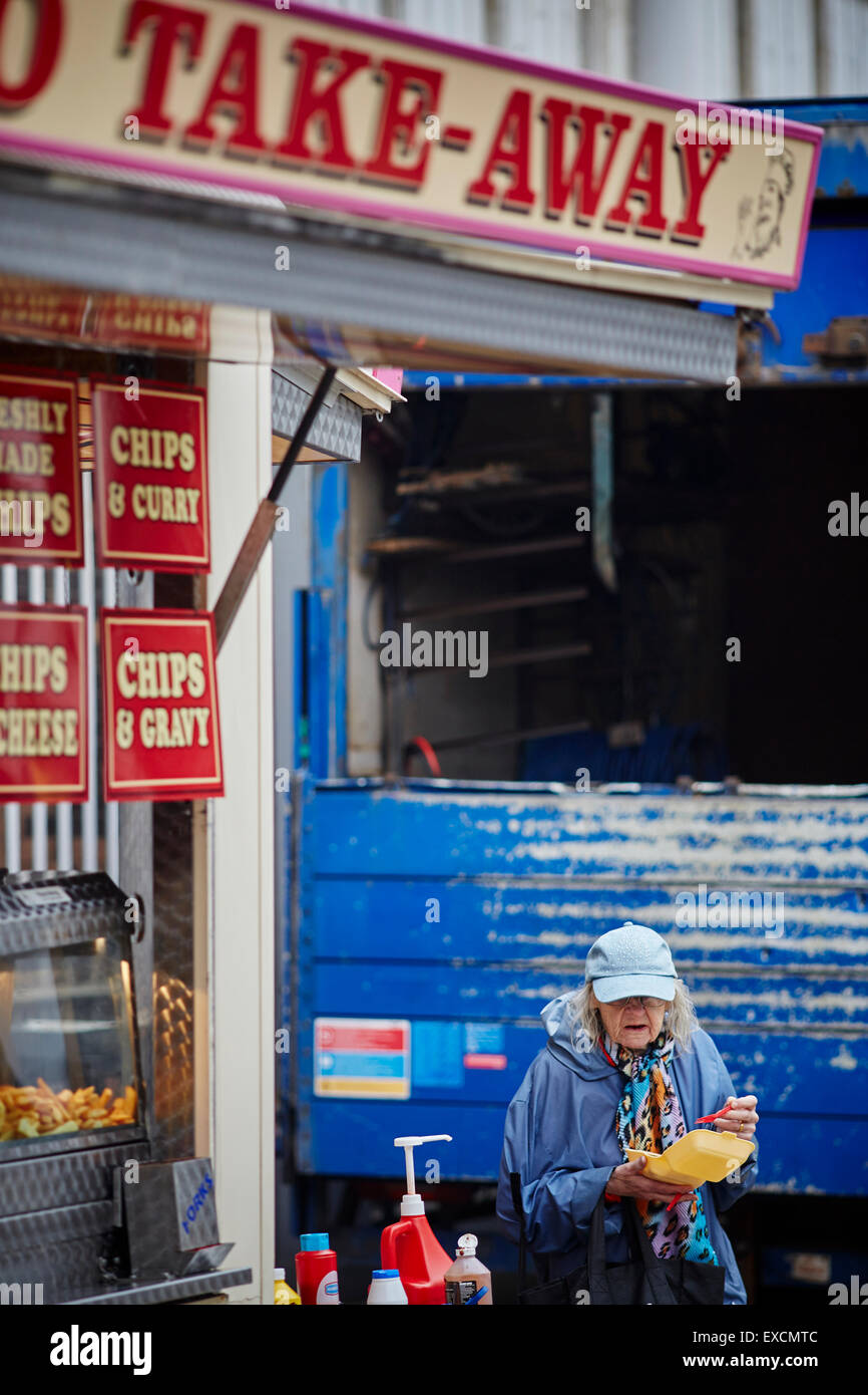 British lady elderly street hi-res stock photography and images - Alamy