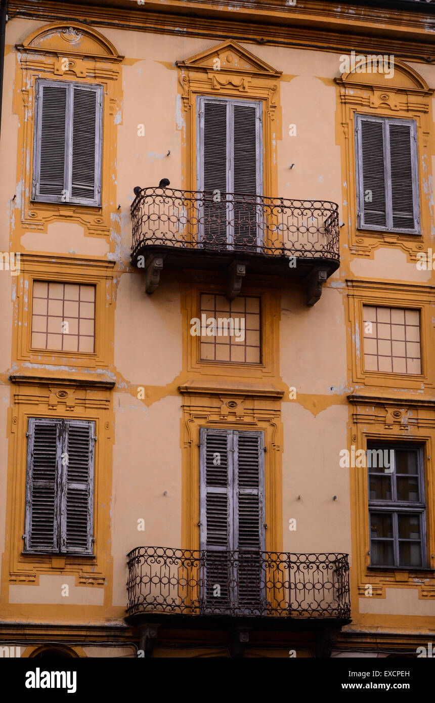 Windows building facade architec hi-res stock photography and images ...