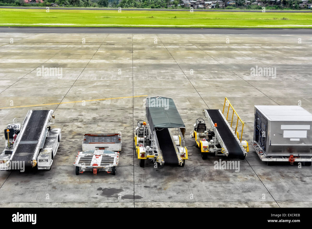 Runway maintenance vehicle vehicles hi-res stock photography and images ...