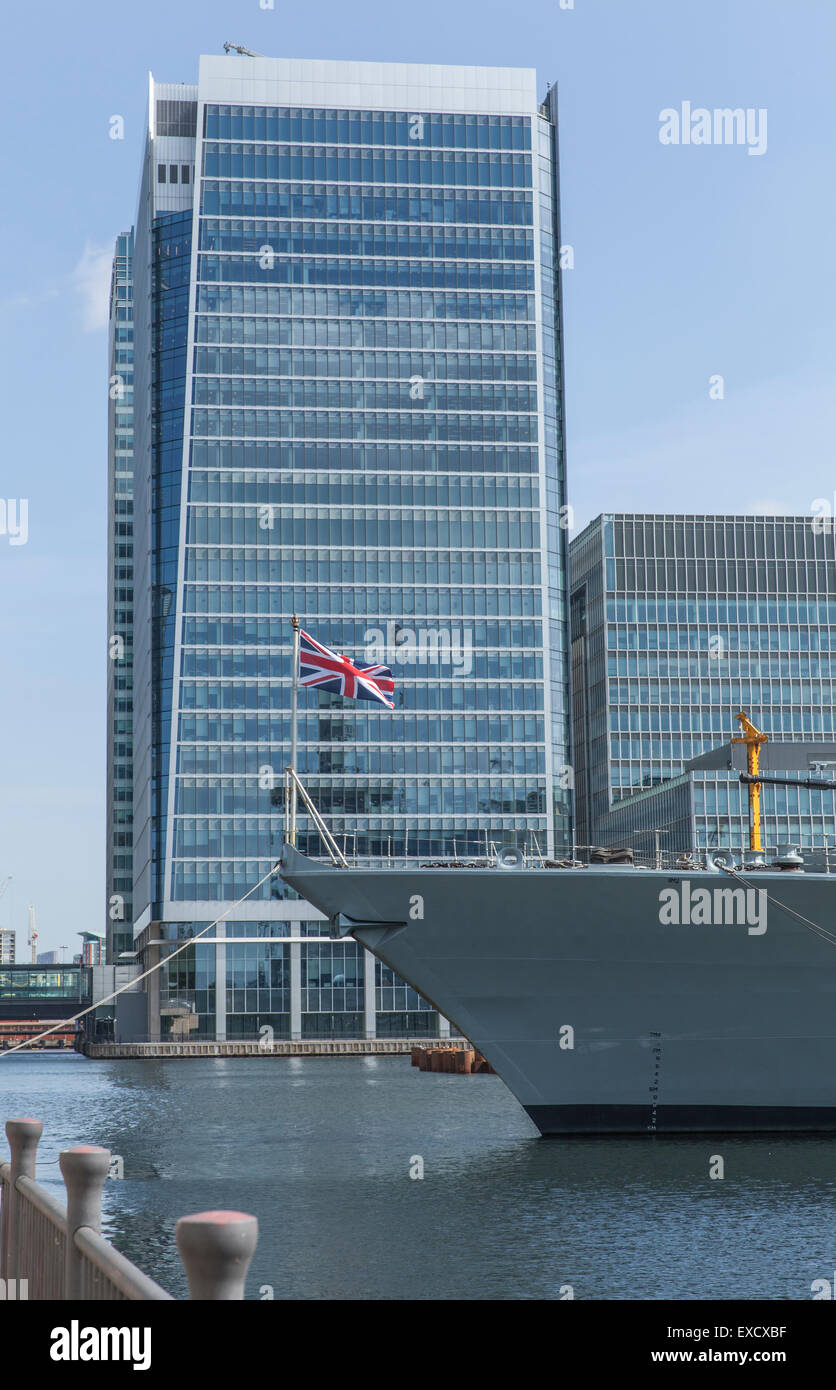 Front part of the Royal Navy frigate HMS St Albans in the West India ...