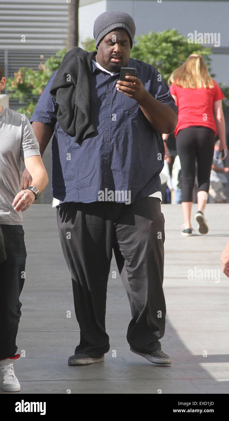 Celebrities arrive at the Staples Center to watch the Clippers game ...