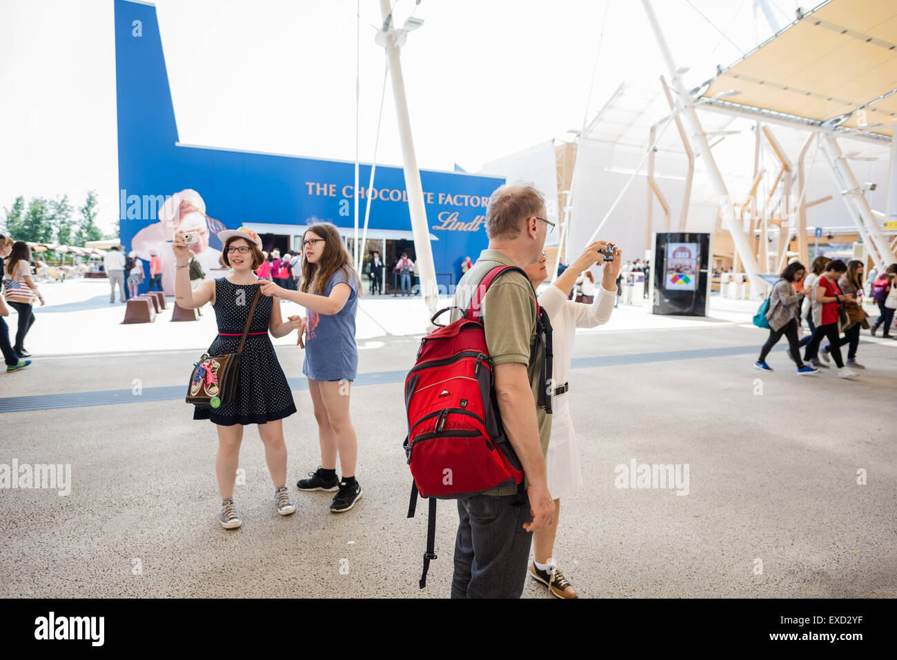 People visit world expo hi-res stock photography and images - Alamy